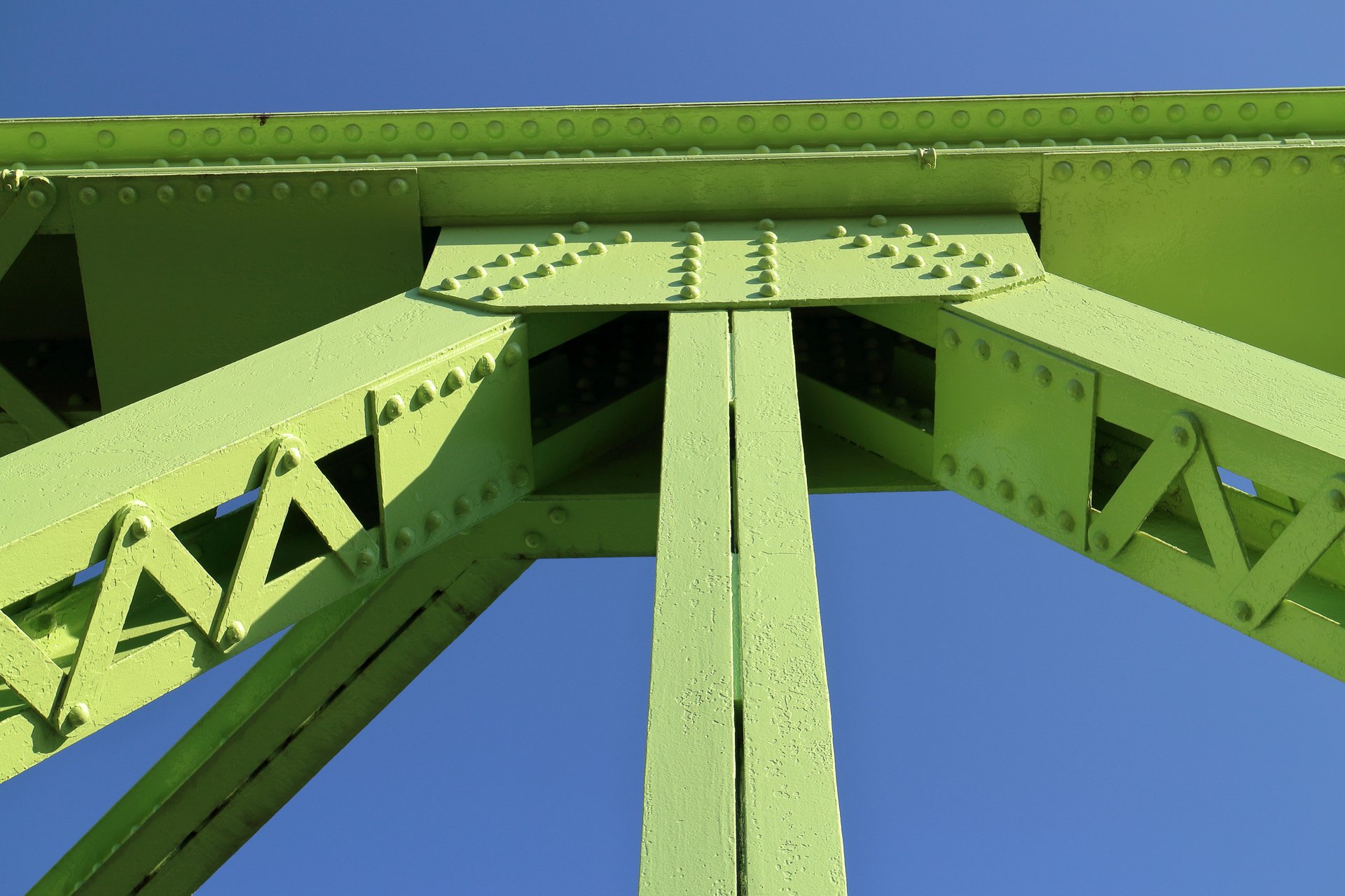 Using Reactive Surfactants in Direct-to-Metal Coatings